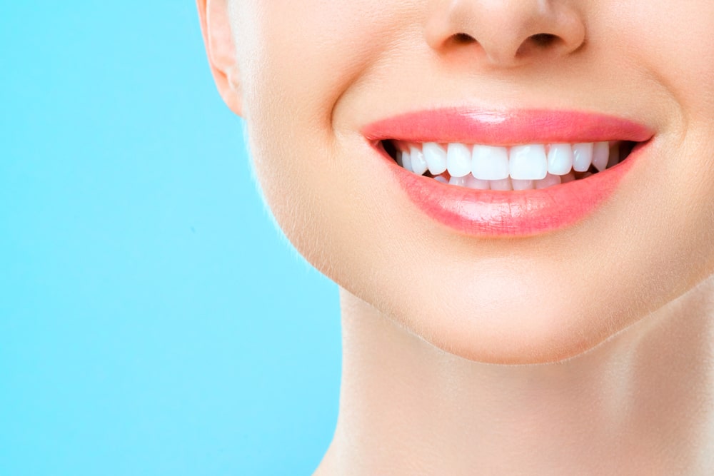 5 Tips for a Sparkling Smile | Sonisk Pulse Portable Toothbrush | sonisk